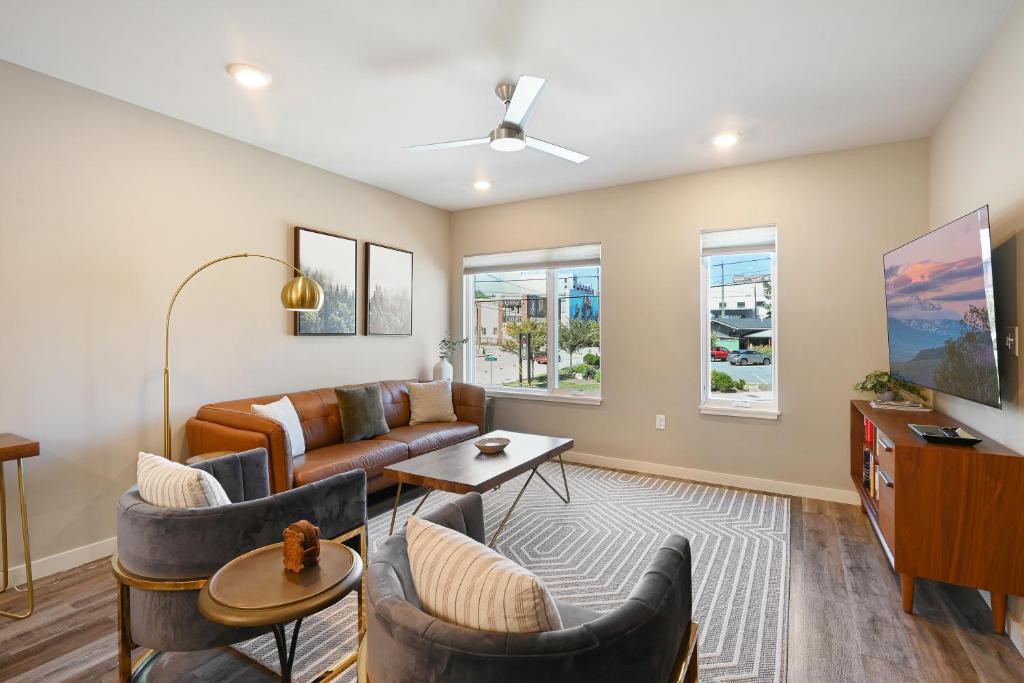 Beautiful South Slope Townhome with EV Charger Unit 98, Asheville ...