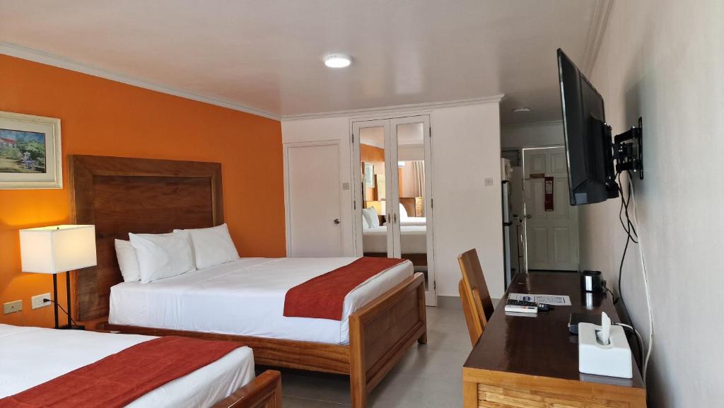 Pirate's Inn, Bridgetown (updated prices 2025)