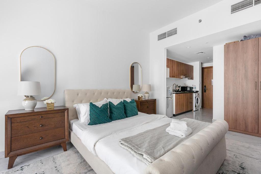 Classy Studio in Masdar City, Al Qurayyah (updated prices 2026)