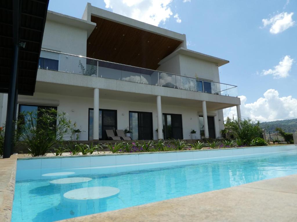 Luxurious New-Built Home with Pool and Valley View, Kigali (updated ...
