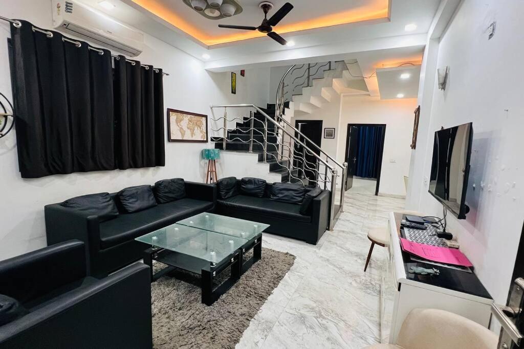 Comfy Stayz Beautiful 4bhk villa, Noida (updated prices 2026)