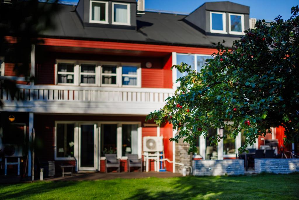 Guestly Homes - 4BR City Center Townhouse, Boden (preços atualizados ...