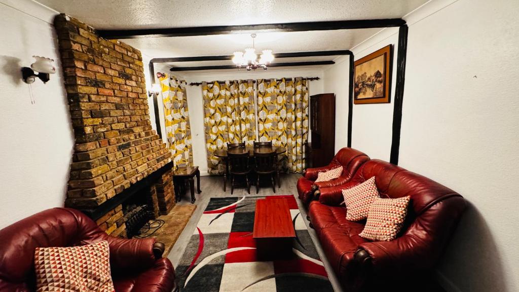 Entire Four Bedroom Spacious Home in St Albans, Garston (updated prices ...