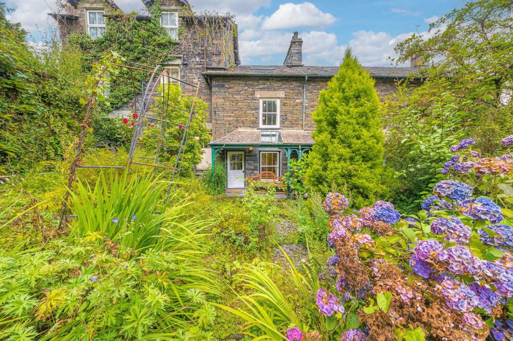 3 Dixon Ground, Coniston, Coniston (updated prices 2026)