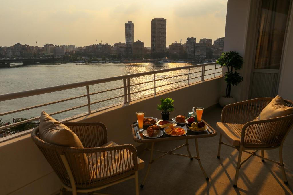 Luxury 5-Star Nile View Apartment - Prime Cairo Location, Cairo ...