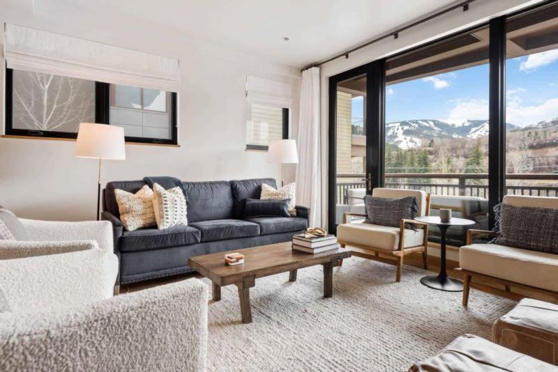 Riverfront Lodge 200 by East West Hospitality, Avon (updated prices 2026)