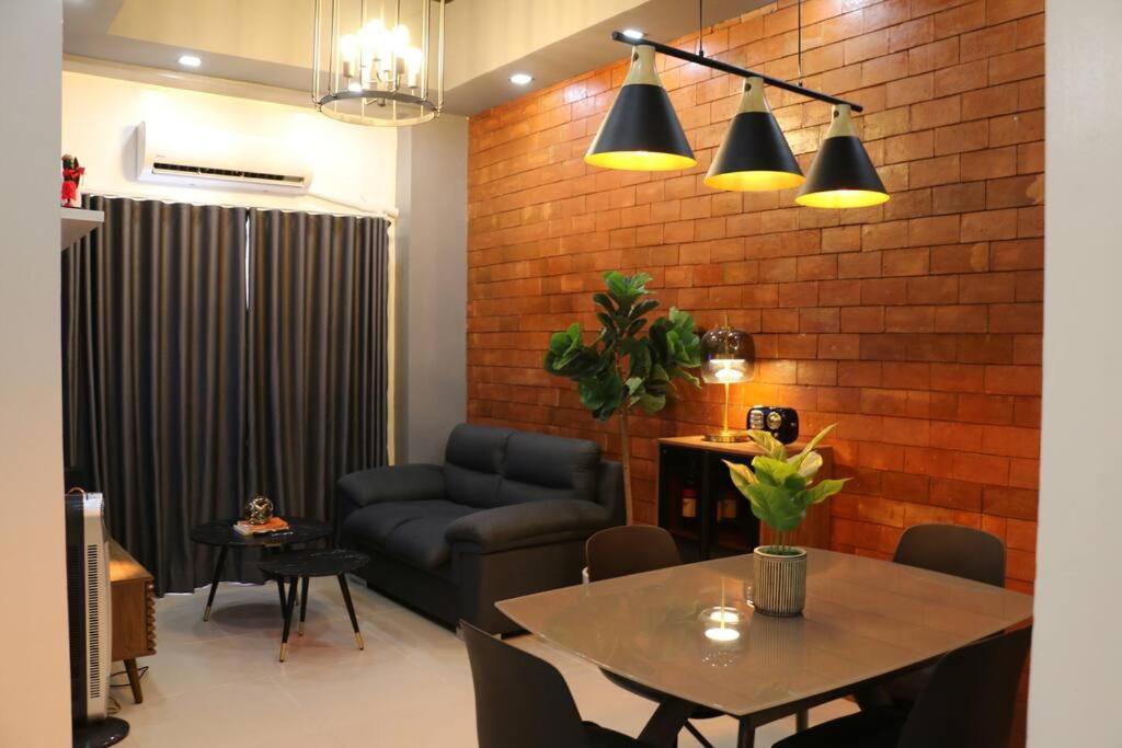 Kapitolyo Prisma Residential Condo TCPH21 - NYC Vibes Penthouse with ...