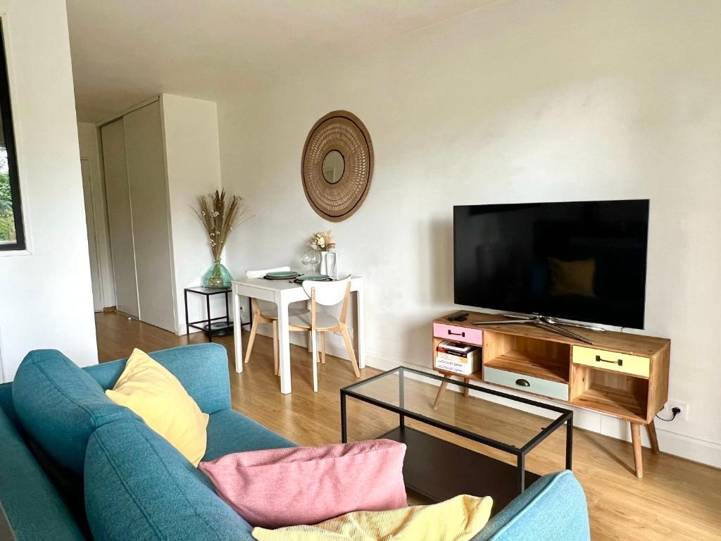 Studio cosy 2 ou 4 pers - proche de Versailles, Bois-dʼArcy (updated ...