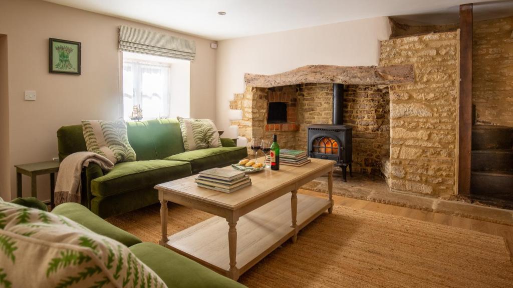 Patch Hill House, Finstock (updated prices 2025)