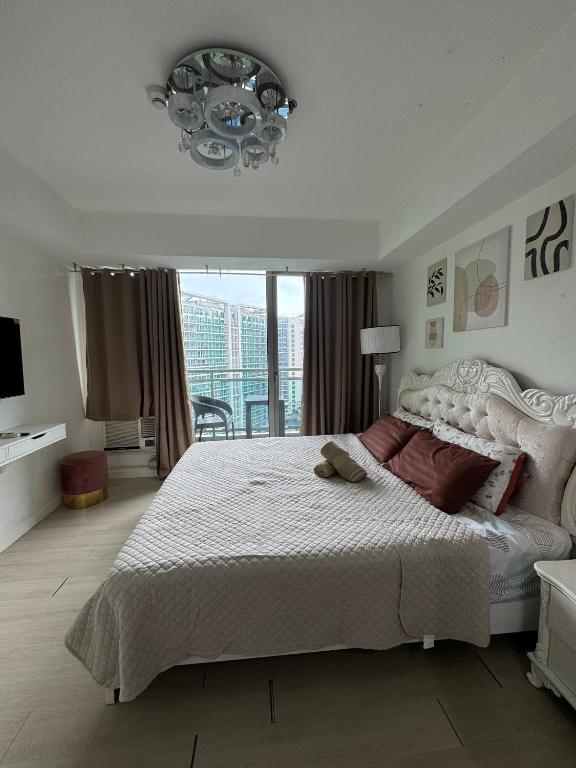 Royale One Five Azure Staycation, Manila (updated prices 2025)