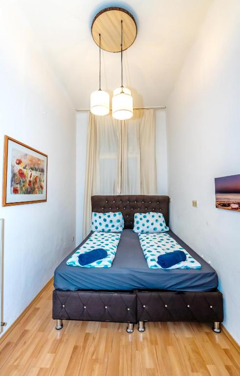 Cozy Room - 7 Minutes to Schönbrunn Palace, Vienna (updated prices 2024)