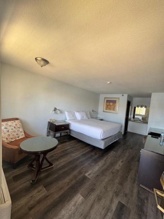 The New Pioneer, Laughlin (updated prices 2025)