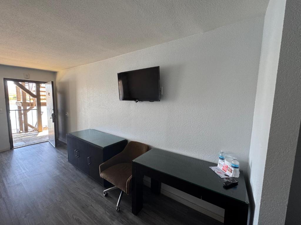 The New Pioneer, Laughlin (updated prices 2025)