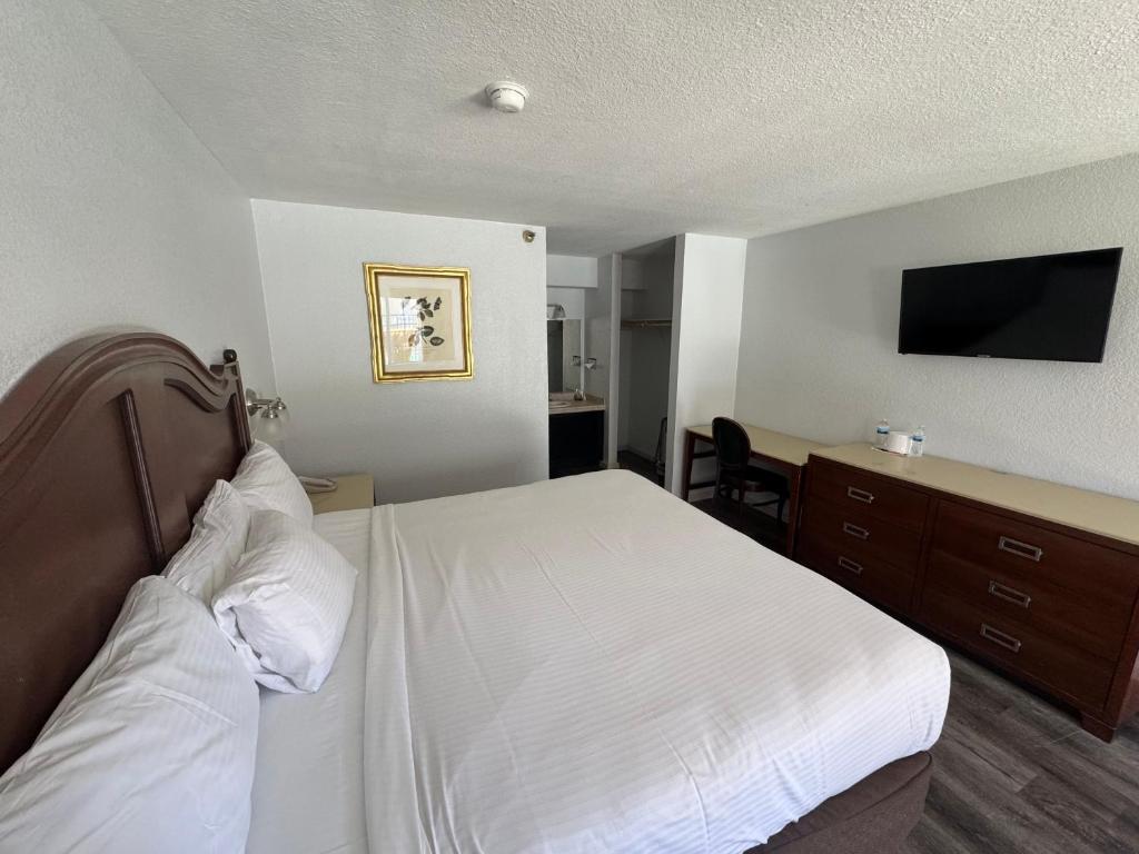 The New Pioneer, Laughlin (updated prices 2025)