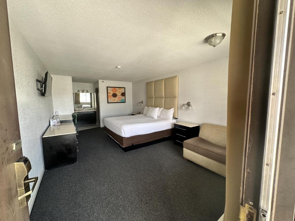 The New Pioneer, Laughlin (updated prices 2025)