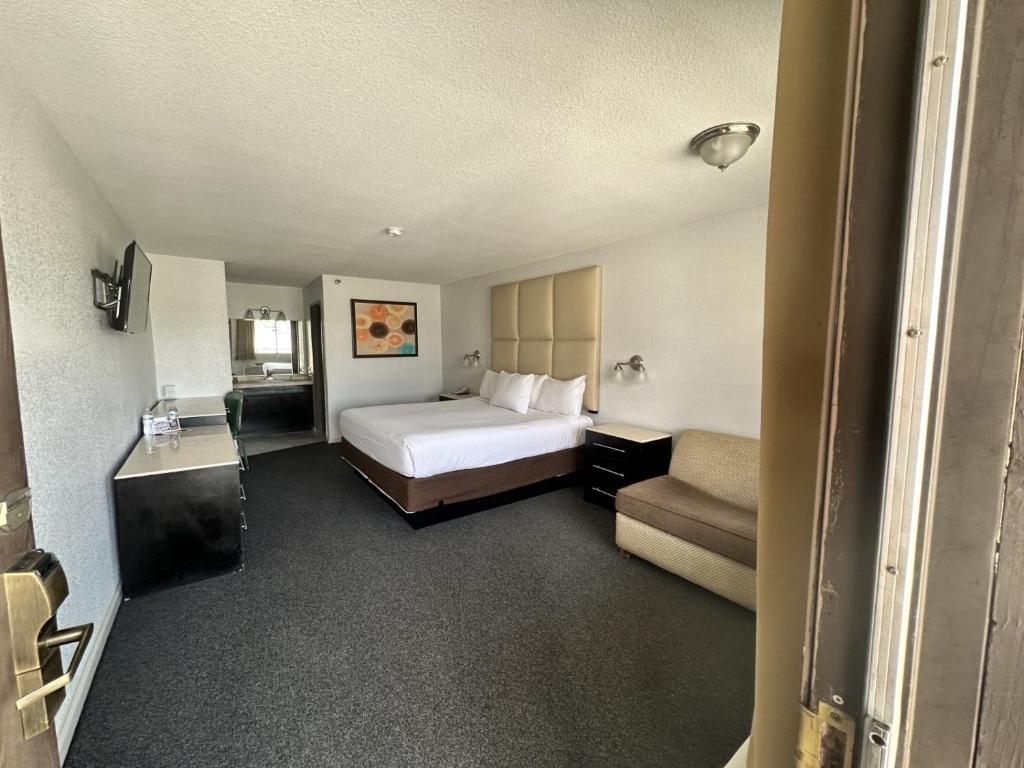 The New Pioneer, Laughlin (updated prices 2025)