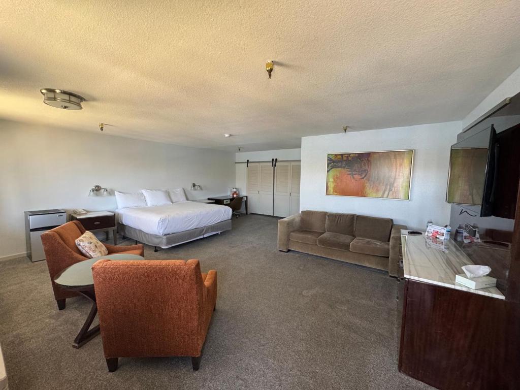 The New Pioneer, Laughlin (updated prices 2025)