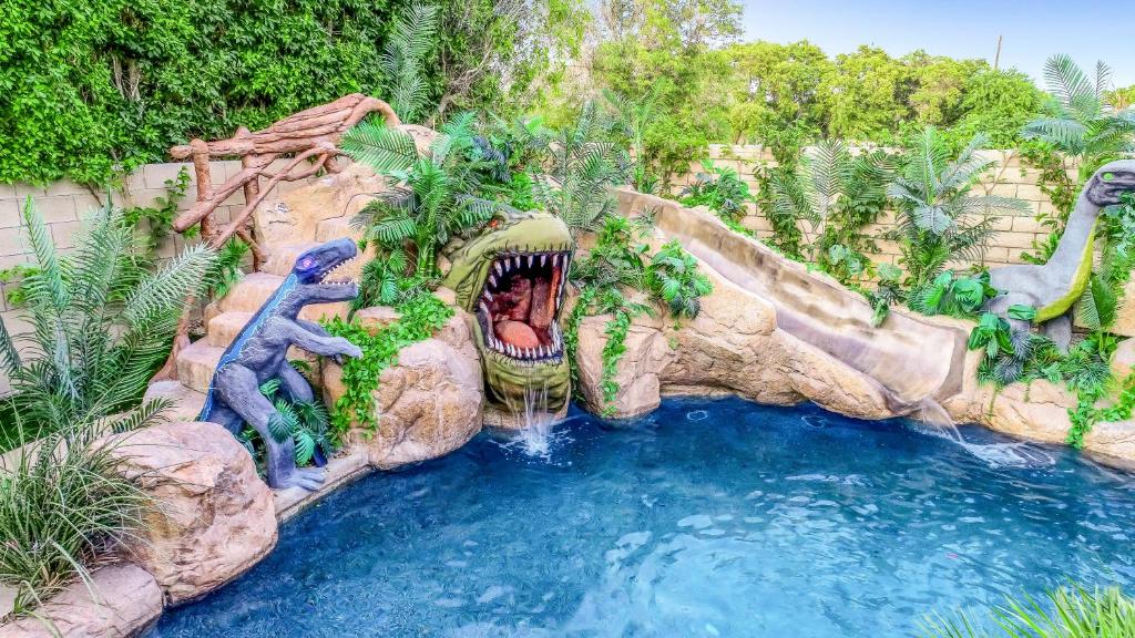 Bomb Dot Com with Dinosaur Waterslide, Indio (updated prices 2025)