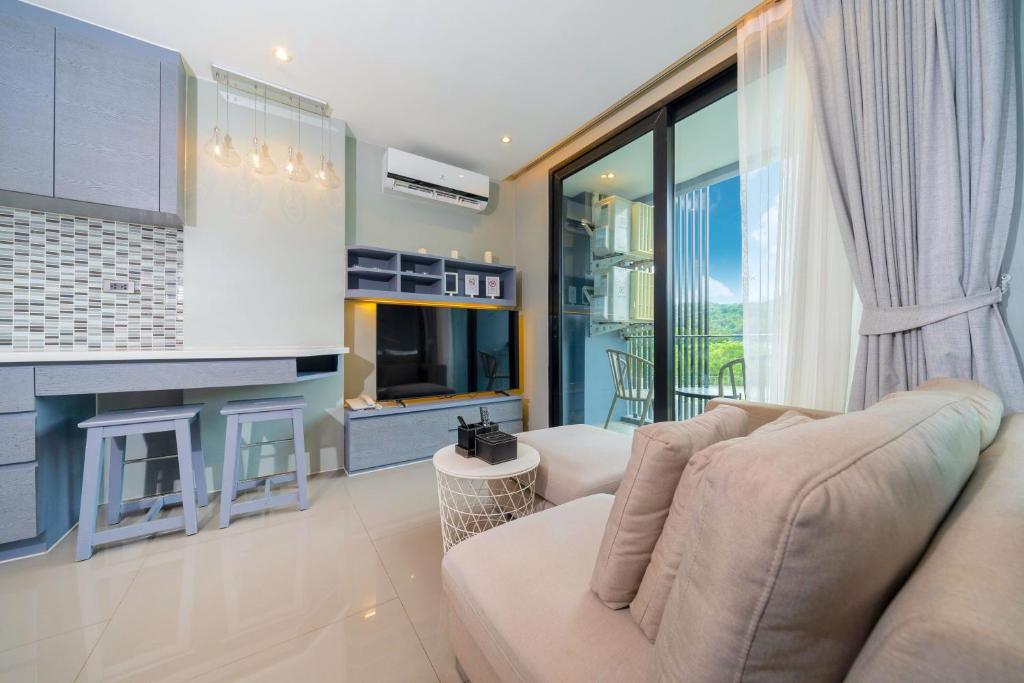 Relax & Recharge in Modern Comfort at the Hill View Tropics Kamala Suite CTG L607, Kamala Beach ...