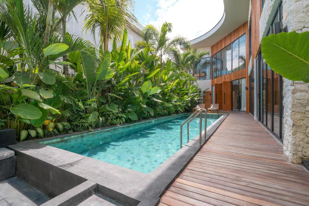 Villa Amanora & Amaluna - 2 Stunning Villas, 9 Bedrooms for Groups ...