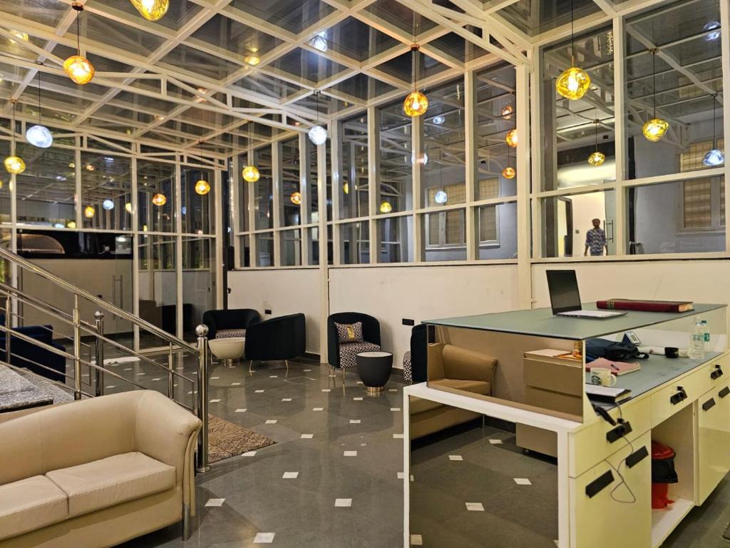 Hotel the Glass House, Greater Noida (updated prices 2026)