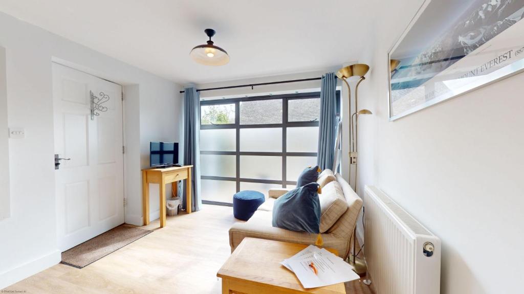 The Sculptors Studio, Long Hanborough (updated prices 2026)