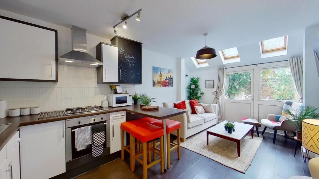 Cosy London SW12, Garden Flat, London (updated prices 2026)