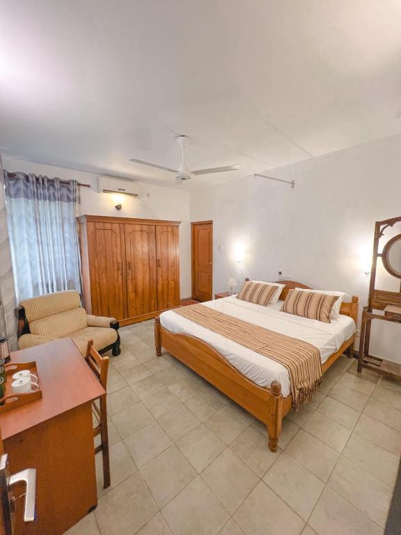 Double Room with Private Bathroom in Galle, Galwetawatta (updated ...