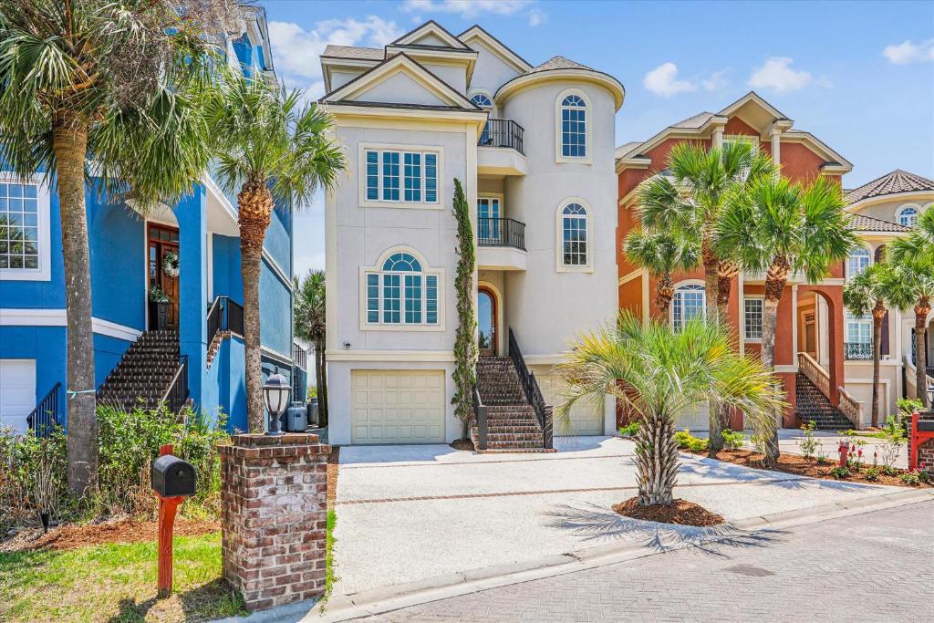 9 Singleton Beach Place- Renovated, Oceanfront, Pool, Elevator, FREE ...