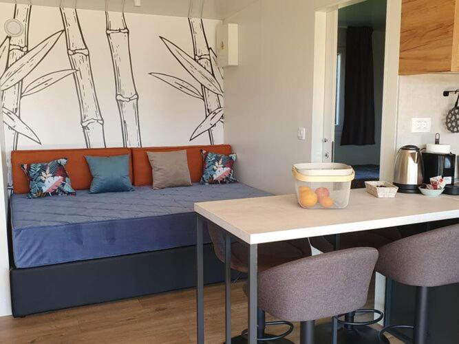 Mobile Homes Karlo & Dino - Superior Two Bedroom Mobile Home, Pula ...
