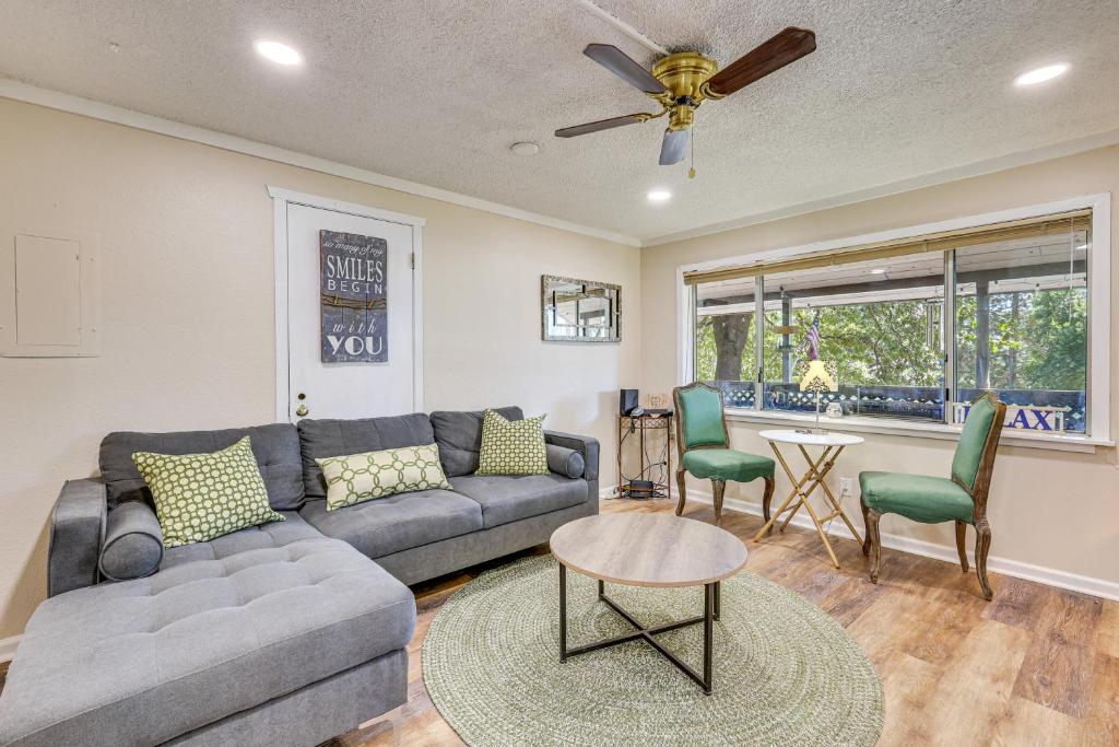 Walk to Marina Central Bass Lake Studio with Deck!, Bass Lake (updated ...