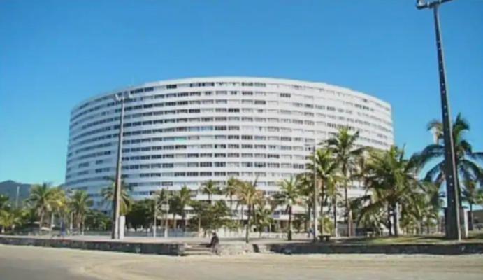 Peruíbe - Prédio redondo - apartamentos frente ao mar, Peruíbe (preços ...