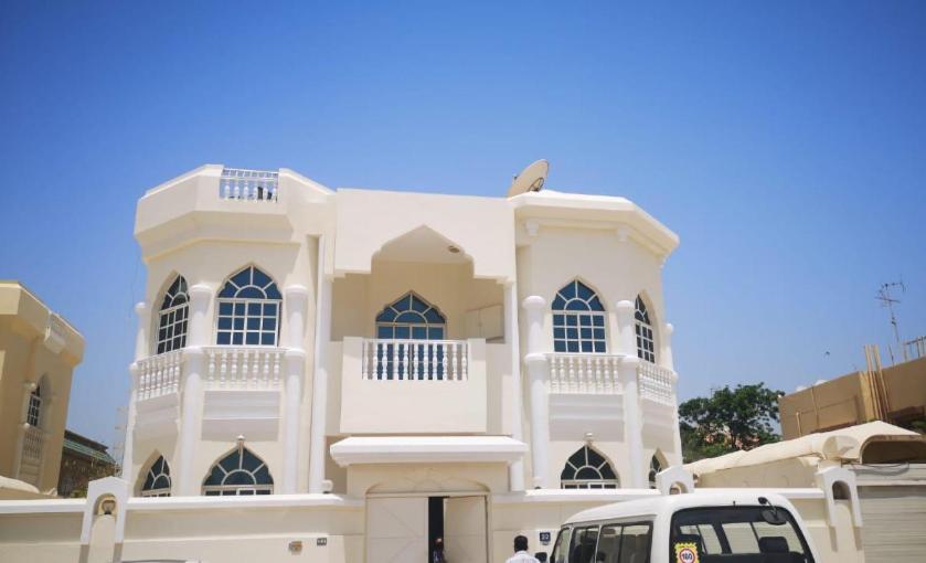 Charming Room Available in villa JVC, Dubái (precios actualizados 2025)