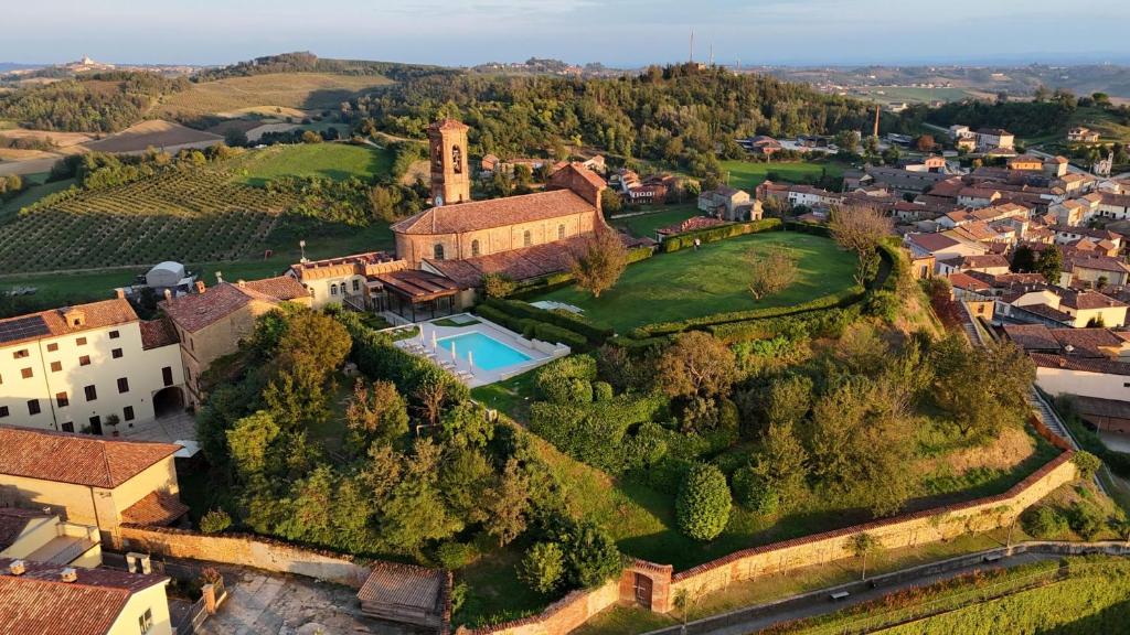 Castello di Calliano Monferrato, Calliano (updated prices 2026)