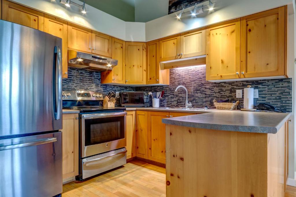 Greystone Lodge 323 Ski-in Out, Whistler (updated prices 2026)