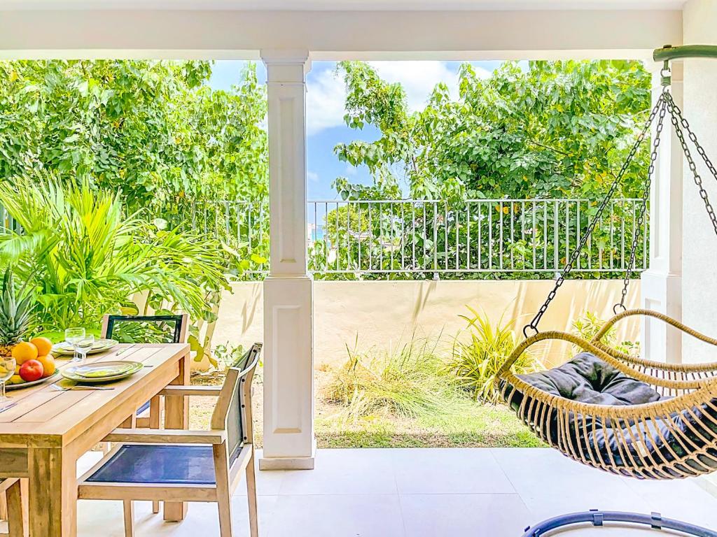 Serenity beachfront studio in Orient Bay, Orient Bay (updated prices 2025)