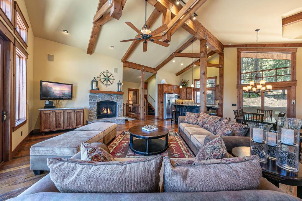 Compass Luxury Lodge - Access to HOA and Free Shuttle!, Truckee ...
