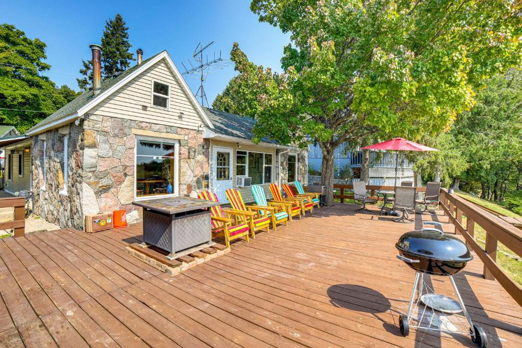 Waterfront Cottage with Dock and Views in Six Lakes!, Edmore (updated ...