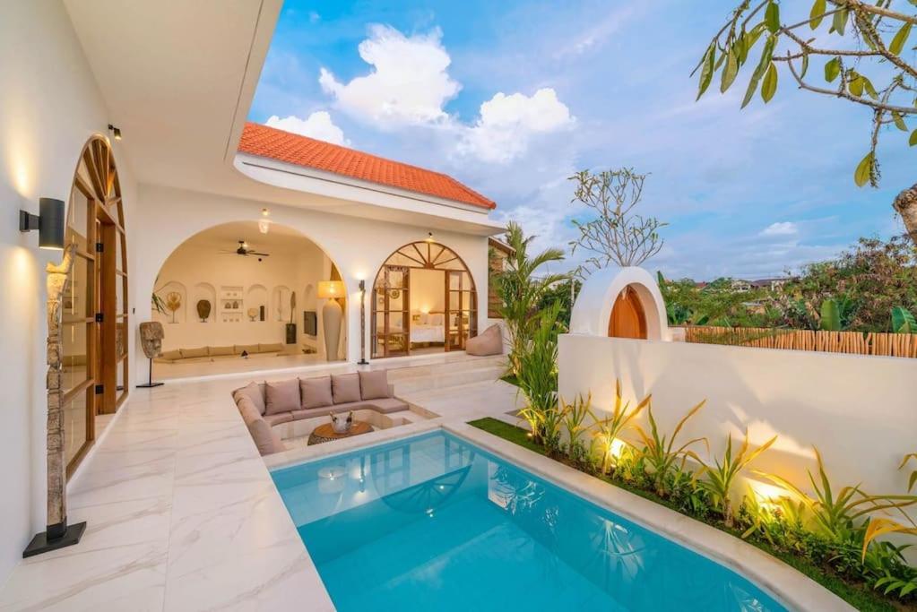 Villa AMARYA - NEW Ricefields View 3BR Central - Canggu beach, Canggu ...