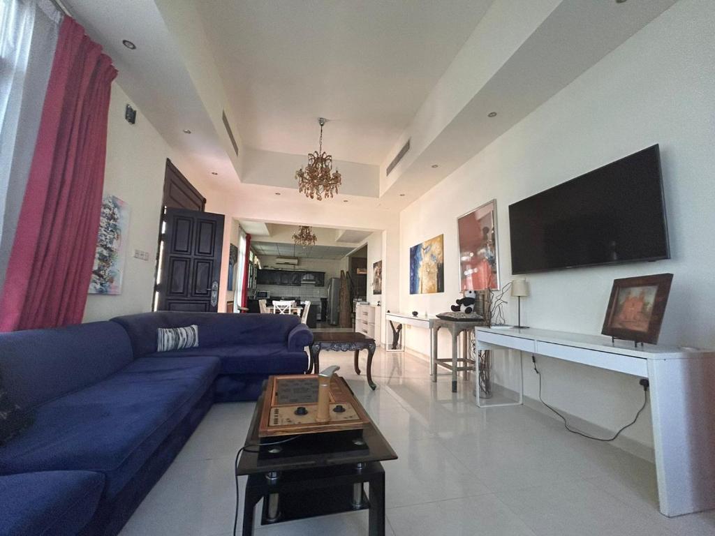 Peaceful Room in Villa Liwan Wadi Al-Safa 2, Dubai (updated prices 2025)