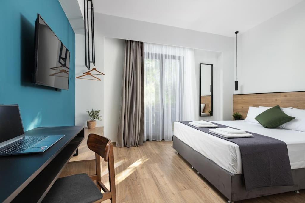 The Meta Stay - Rooftop Access Downtown Studio, Athens (updated prices ...