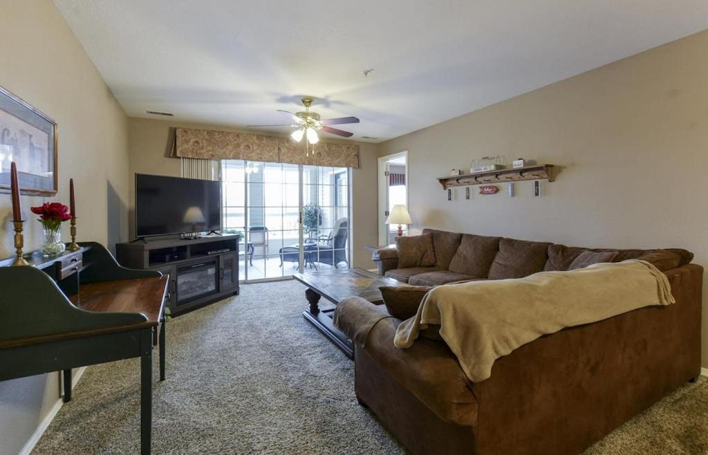 Country Getaway Condo -No Stairs Close to Strip, Branson (updated ...