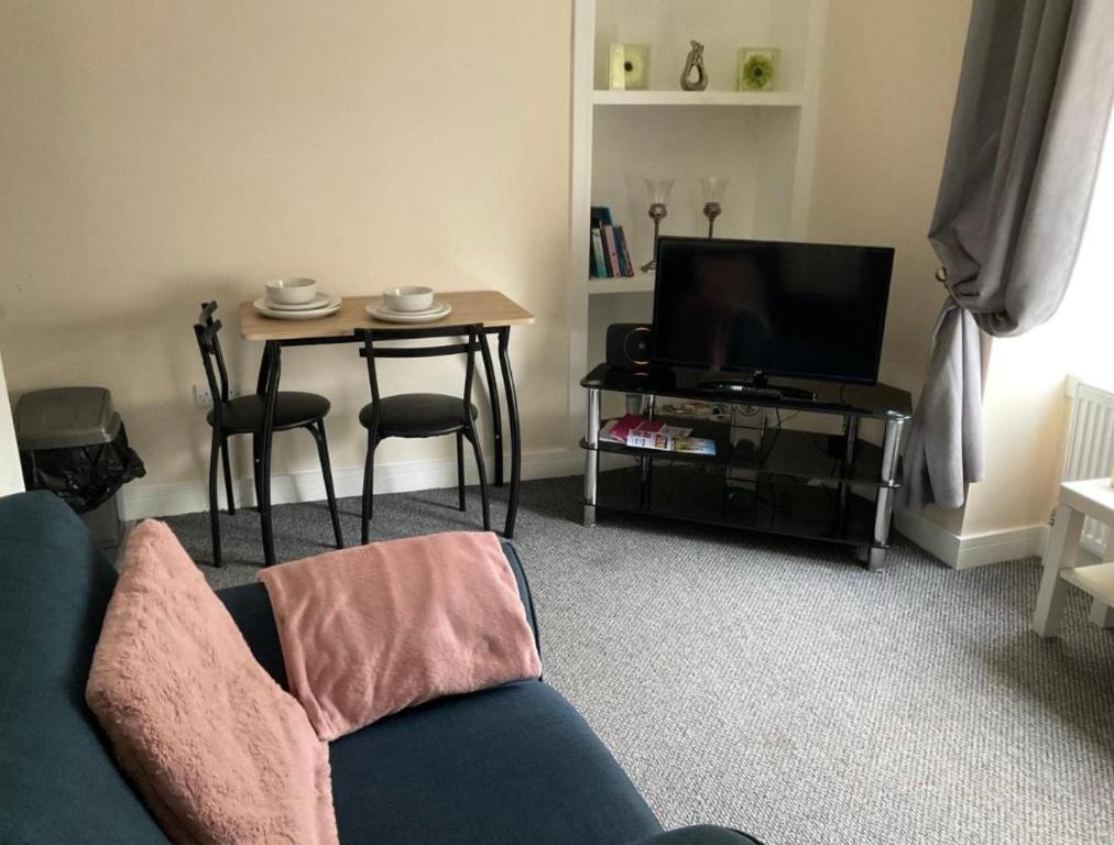 103 NELSON STREET Broomfields, Largs (updated prices 2025)