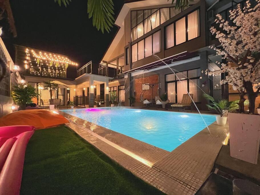 Mimi Castle Full AC 1200m2 Private Villa dan Pool Parongpong Lembang ...