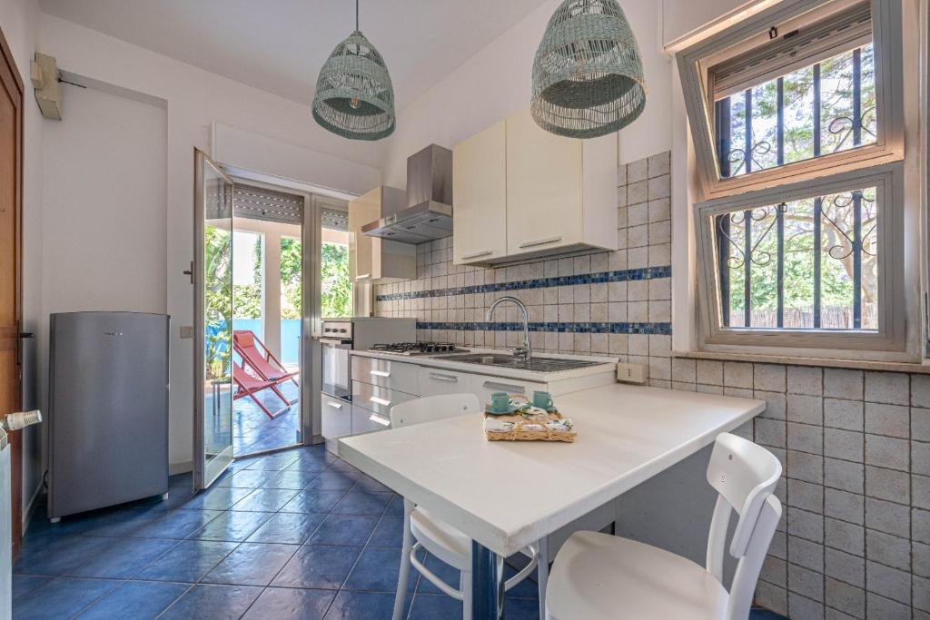 Hola House Mondello, Lido di Mondello (updated prices 2026)