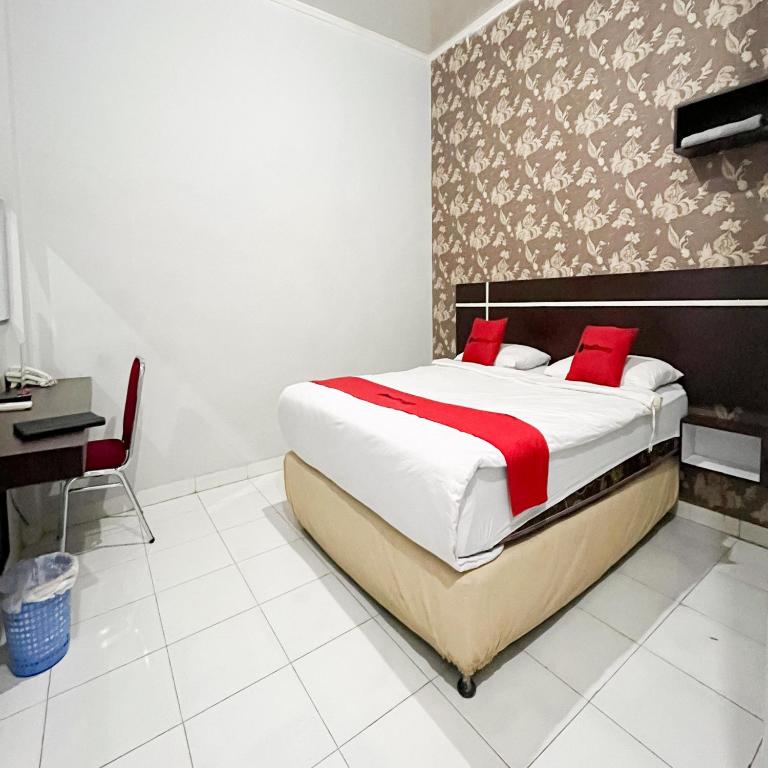 RedDoorz at Lucky Inn Panakukkang Makassar, Pacinongong (precios ...