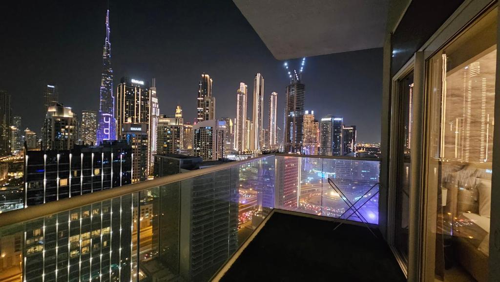 MH- REVA Downtown Canal & Burj View -1BHK Ref 2617, Dubai (updated ...