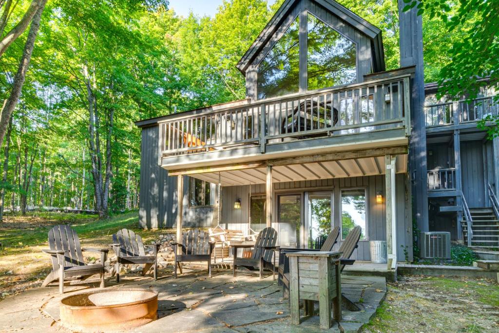 Serene Suttons Bay Home with Fire Pit and Wooded Yard, Suttons Bay ...