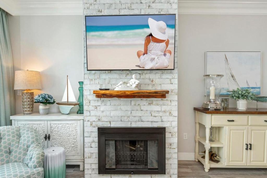 2123 Shoreline Towers 2-bdrm Penthouse Free Beach Setup, Destin ...