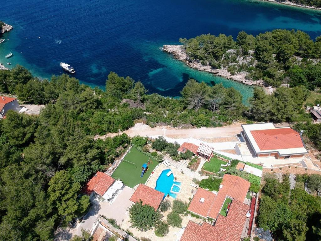 Family-friendly apartments with swimming pool Cove Poplat, Korcula - 18258, Vela Luka (updated ...